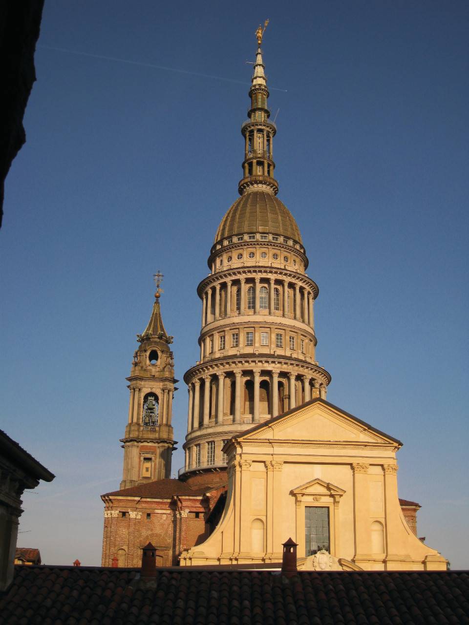 Novara - Guide de voyage & touristique à NOVARA - Italie - Petit Futé
