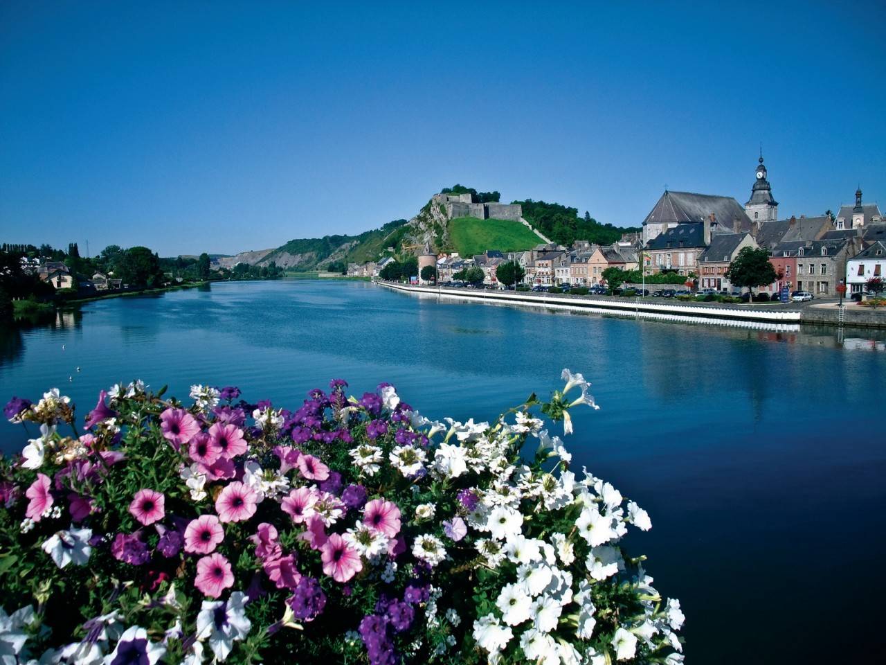 Givet - Guide de voyage & touristique à Givet - Petit Futé