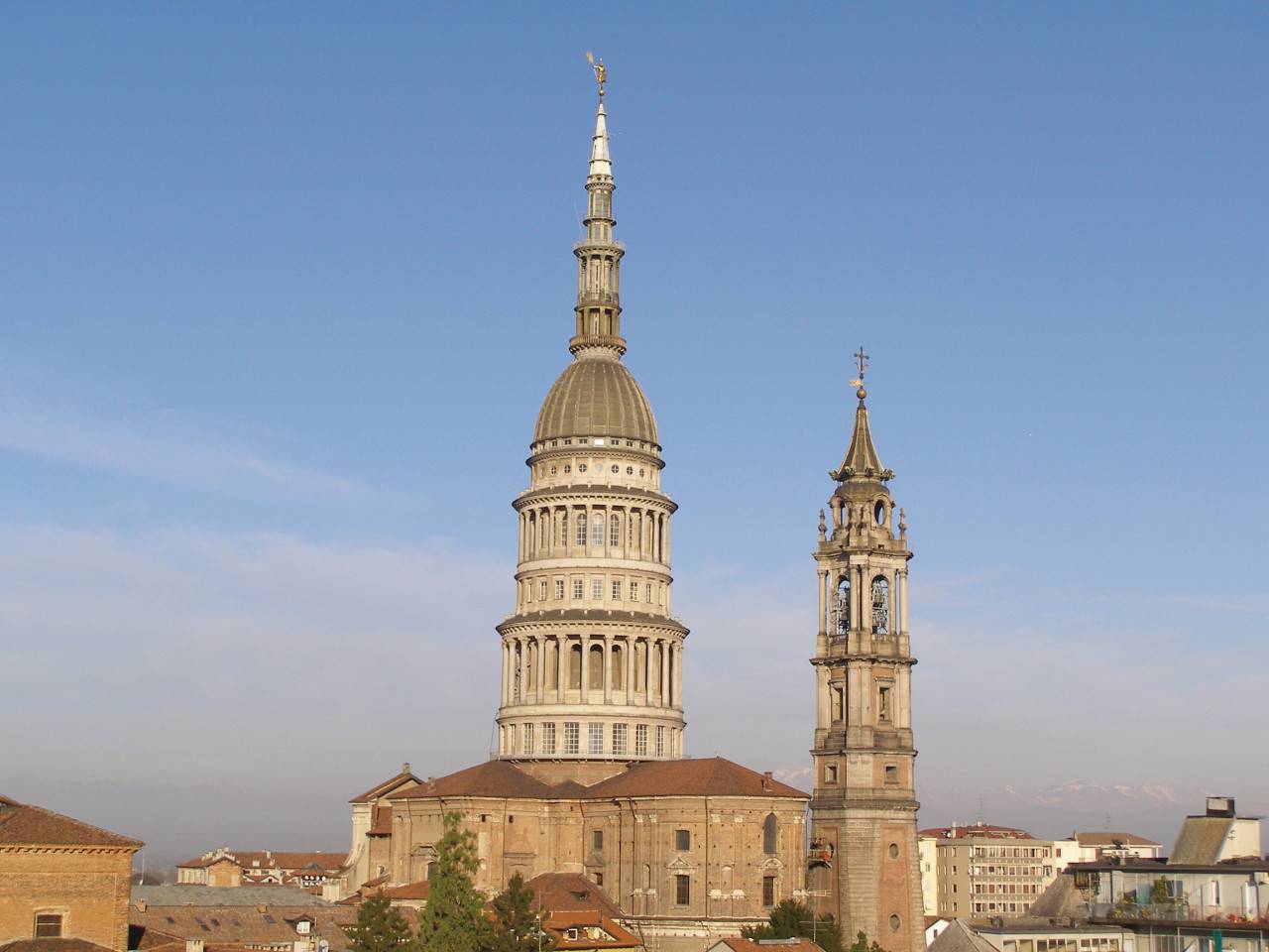 Novara - Guide de voyage & touristique à NOVARA - Italie - Petit Futé