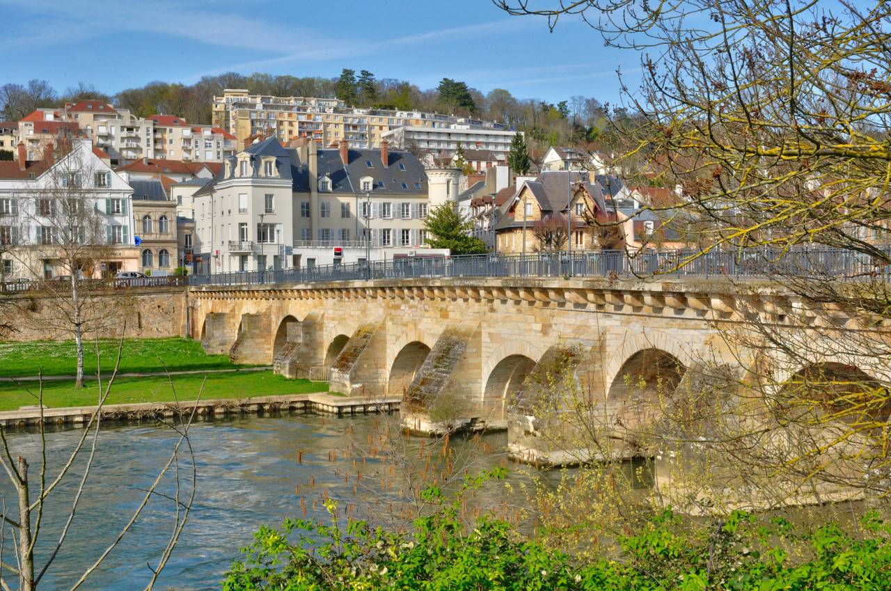 Meulan-En-Yvelines - Guide de voyage & touristique à Meulan-en-Yvelines ...