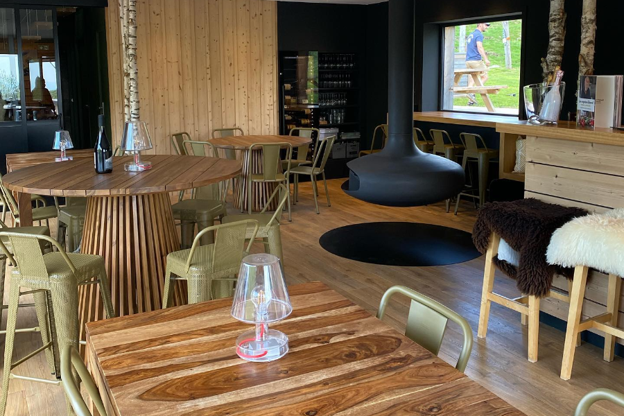 BURON DU COL DE LA CROIX-MORAND - Restaurant auvergnat - Chambon-Sur ...
