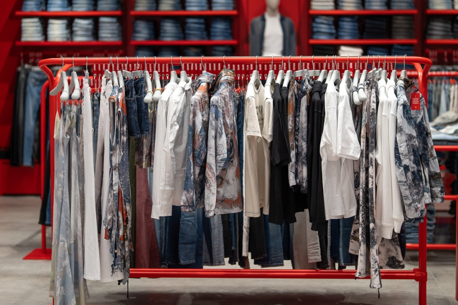 CENTRE OUTLET MCARTHURGLEN PARIS-GIVERNY - Magasin d'usine - Douains ...